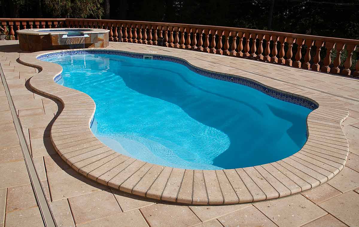 Bermuda 12' x 26' Model Pool | Latham Pool