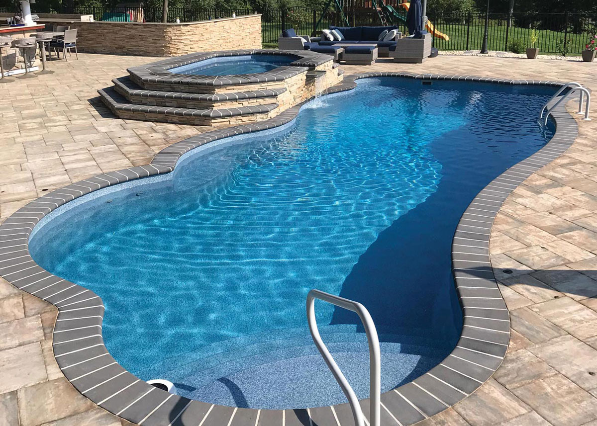 Synergy Grand 16' x 40' 2" Model Pool | Latham Pool