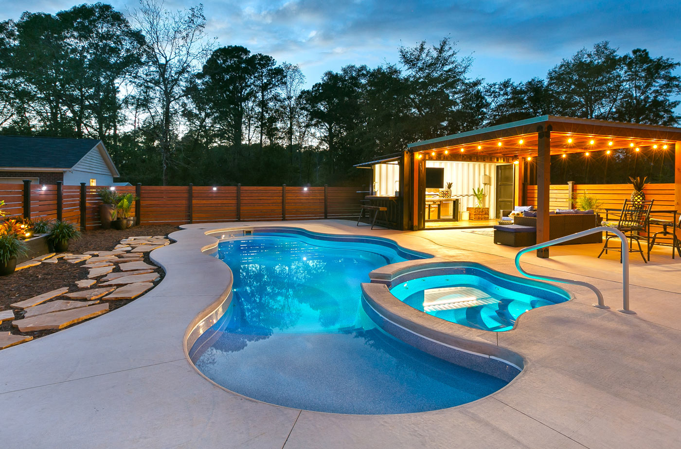 Bermuda Collection - Latham Pool