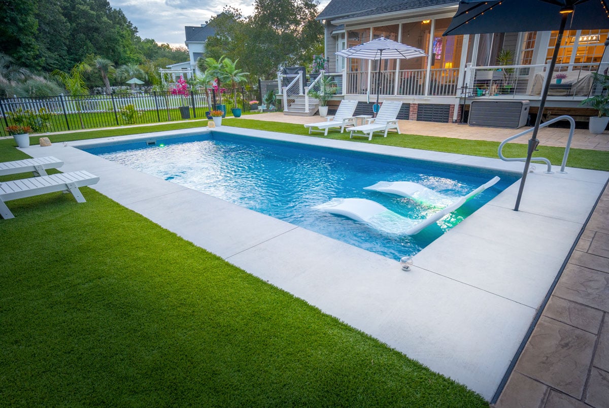 12' x 25' Corinthian 12 Model Pool | Latham Pool