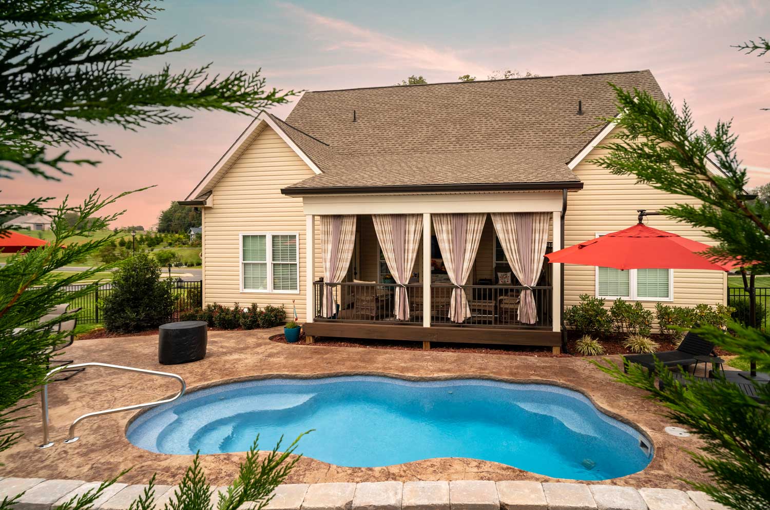 Aruba 11' x 22' Model Pool | Latham Pool