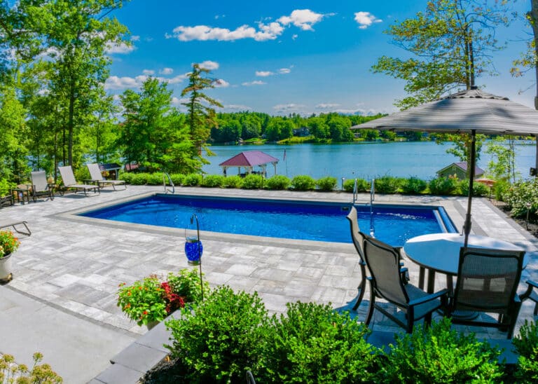 St. Thomas 14' x 31' 6" Model Pool | Latham Pool