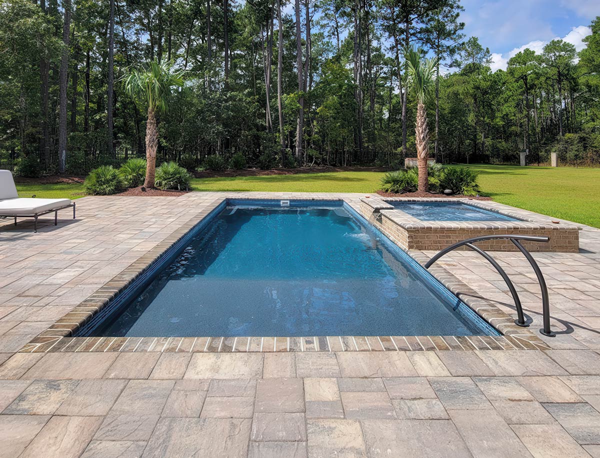 14' x 30' Corinthian 14 Pool Model | Latham Pool