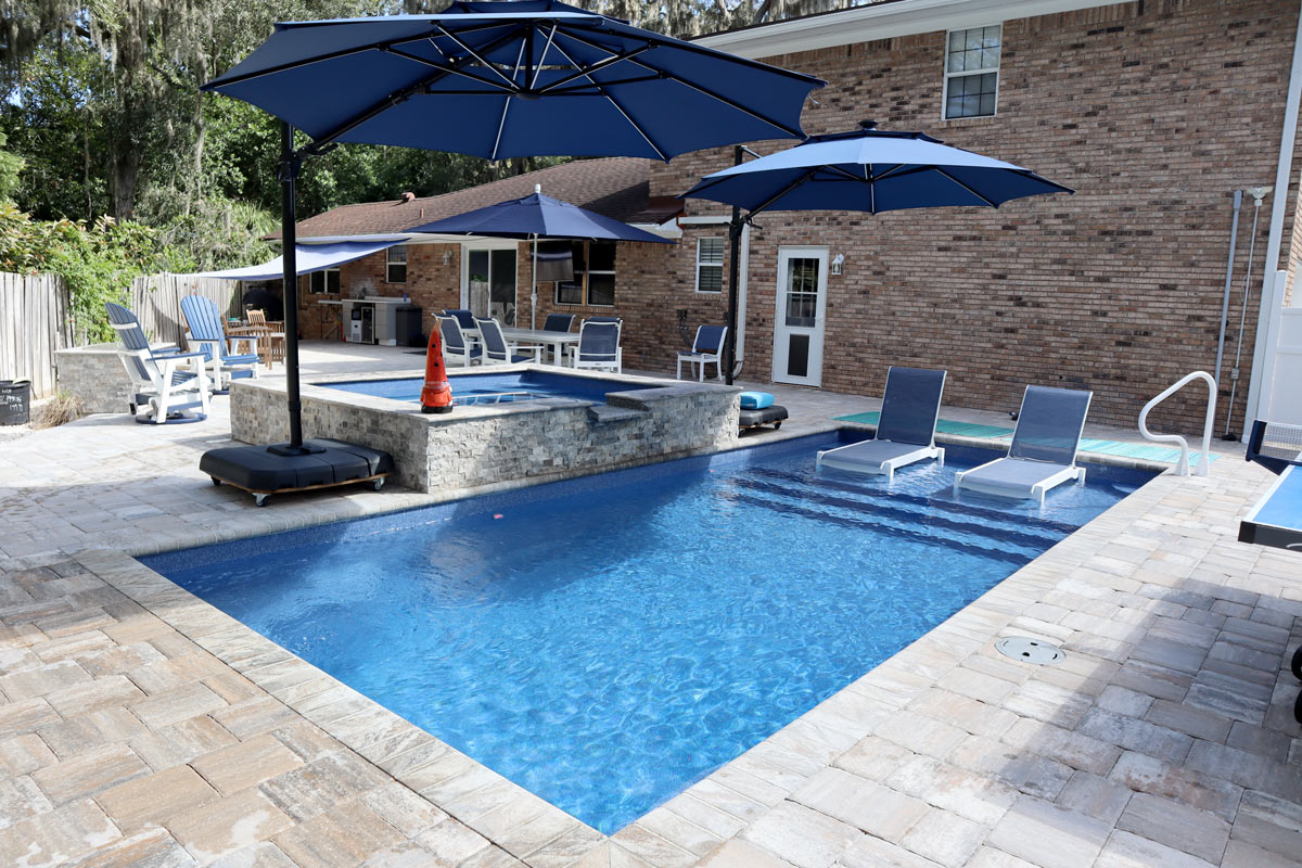 14' x 30' Corinthian 14 Pool Model | Latham Pool