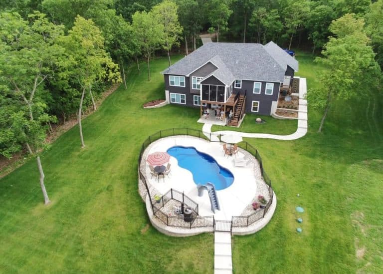 Fiji Pool 15' x 34' Model | Latham Pool