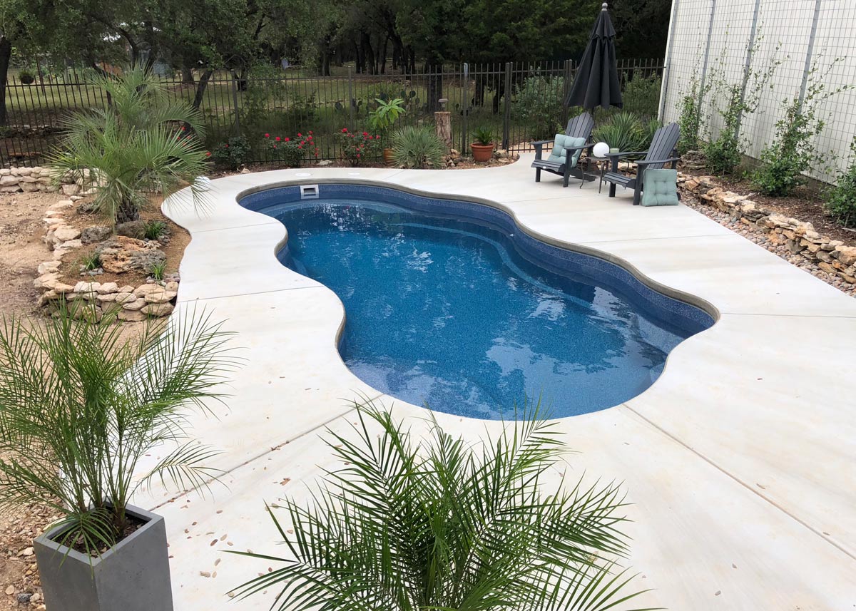 Bermuda 12' x 26' Model Pool | Latham Pool