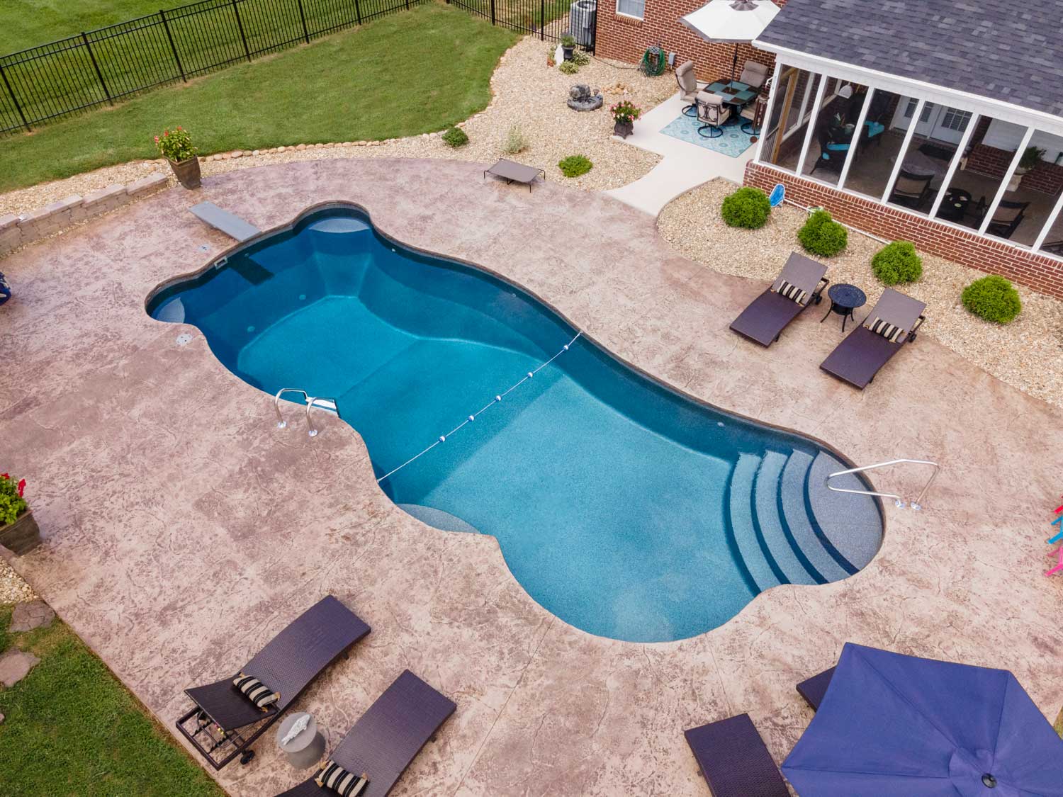 Synergy Grand 16' x 40' 2" Model Pool | Latham Pool