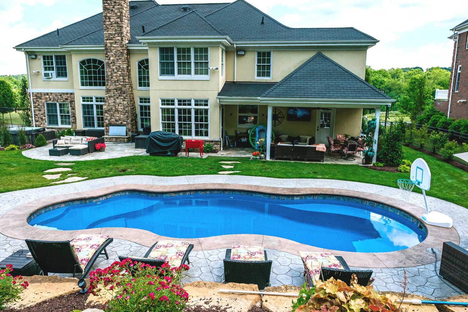 Fiji Pool 15' x 34' Model | Latham Pool