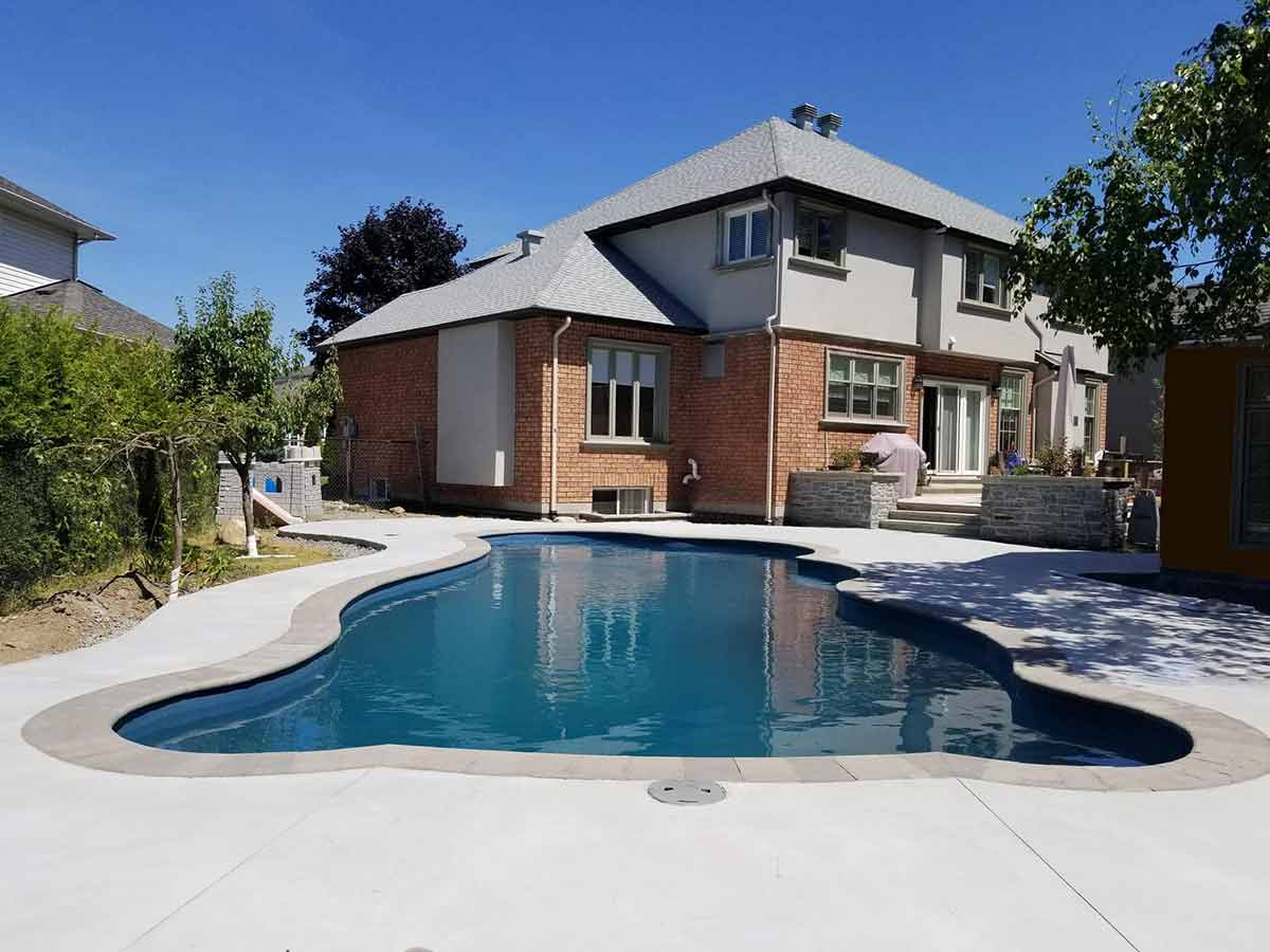 Genesis 16' x 40' 2" Model Pool | Latham Pool