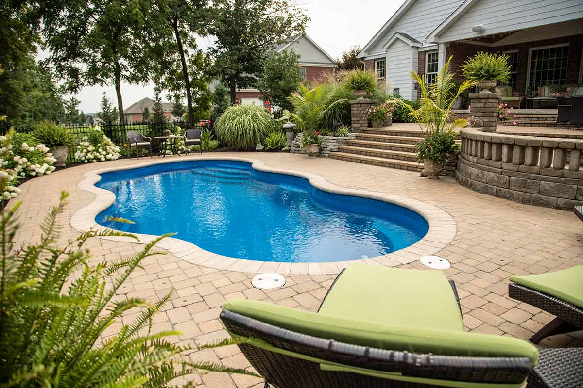 Bermuda 14' x 30' Model Pool | Latham Pool
