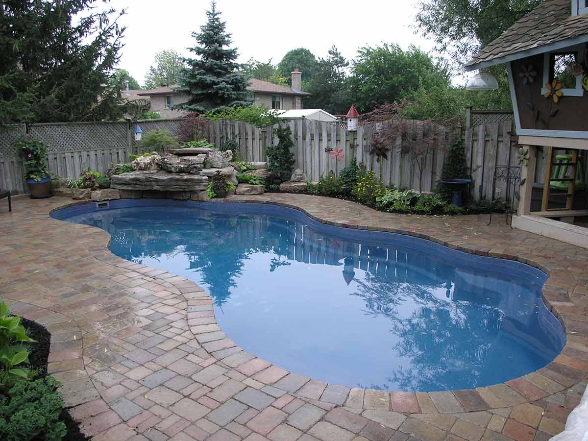 Laguna 14' x 30' Model Pool | Latham Pool