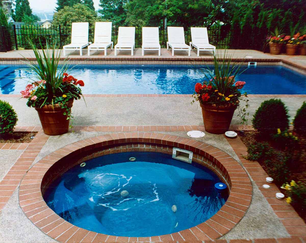 Lake Shore - Latham Pool