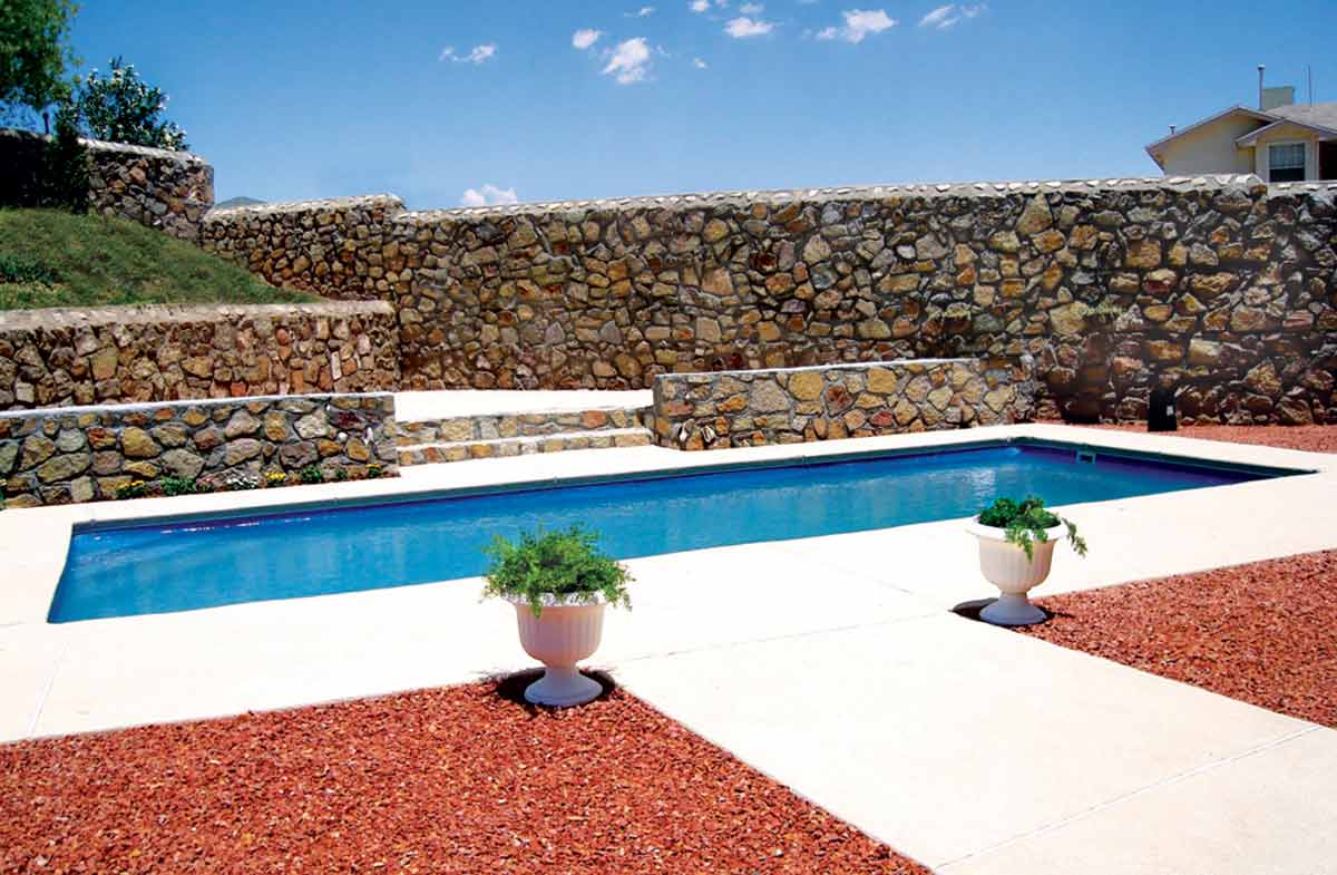 St. Thomas 14' x 31' 6" Model Pool | Latham Pool