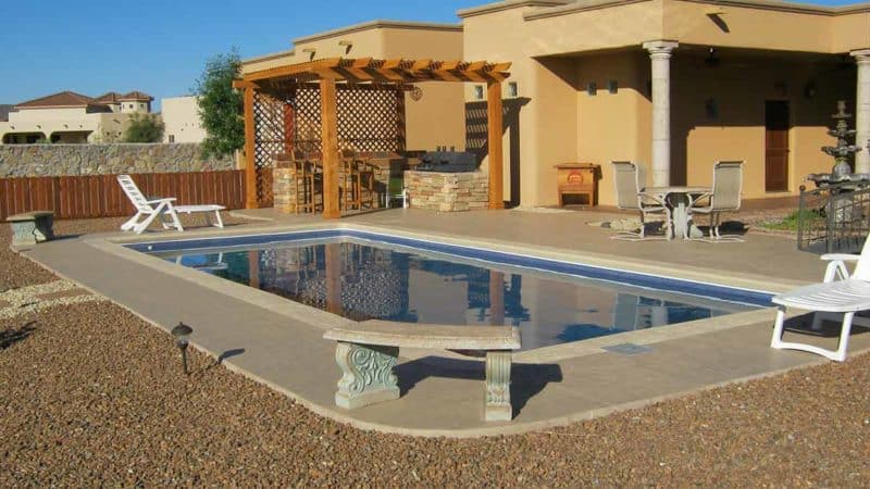 St. Thomas 14' x 31' 6" Model Pool | Latham Pool