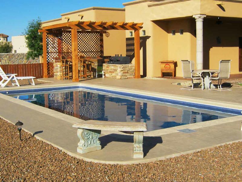 St. Thomas 14' x 31' 6" Model Pool | Latham Pool