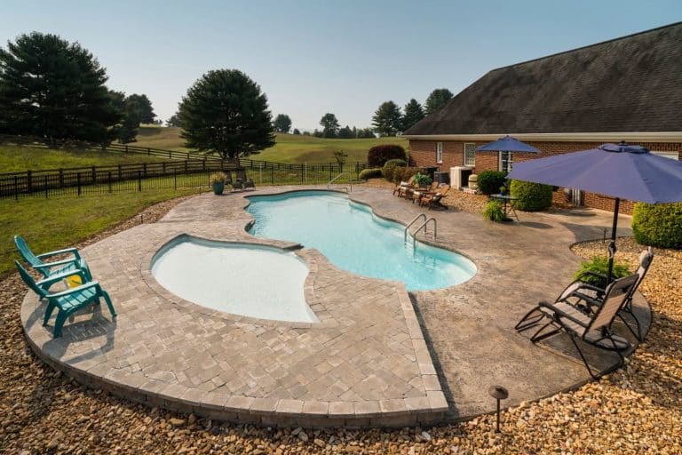 Pool Tanning Ledges | Vinyl & Fiberglass | Latham Pools