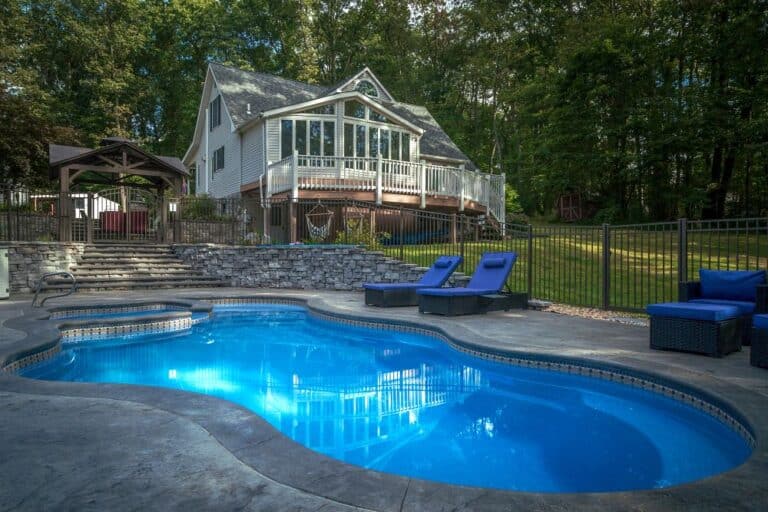Fiberglass & Vinyl Liner Pools for Connecticut | Latham Pool