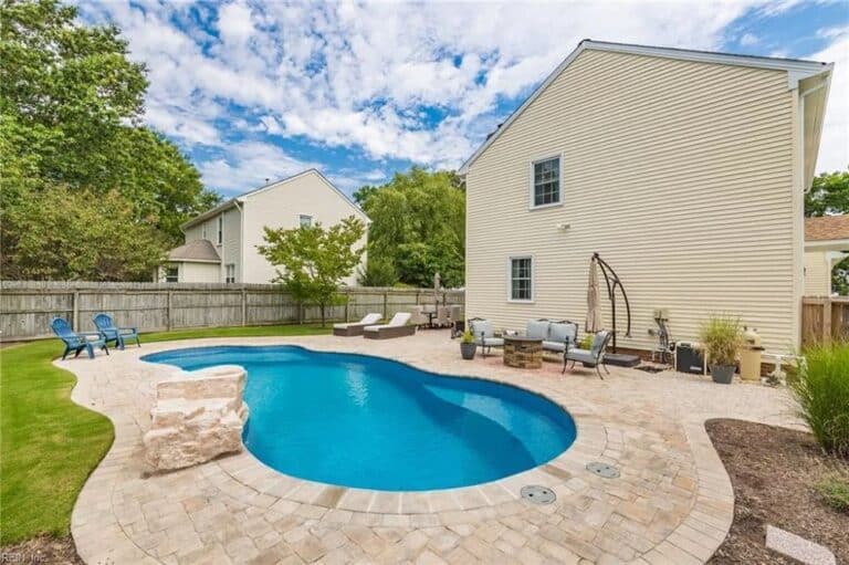 Fiberglass & Vinyl Liner Pools for Kentucky | Latham Pool