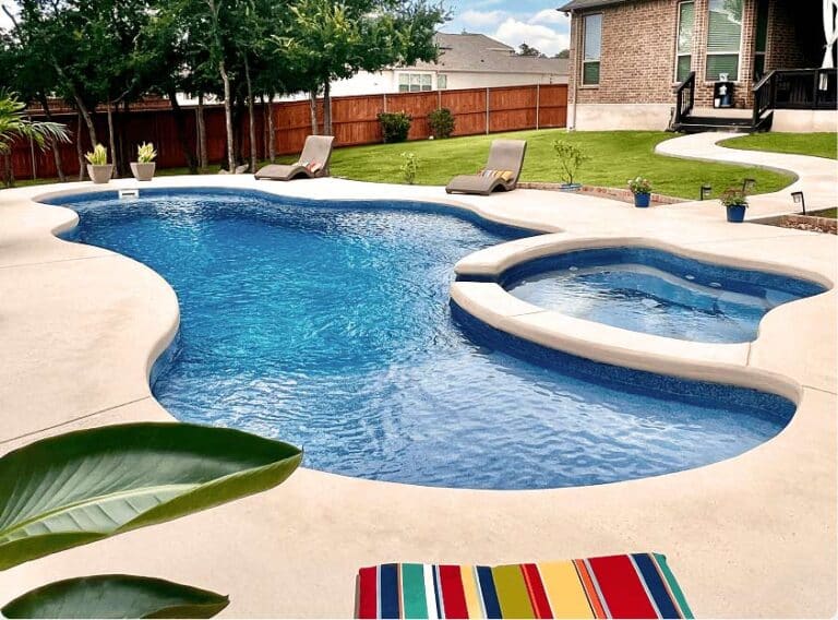 Pool Tanning Ledges | Vinyl & Fiberglass | Latham Pools